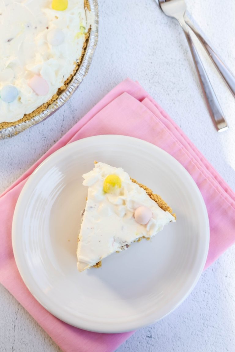 Easy Easter No-Bake Cheesecake - Family Favorite Holiday Recipes
